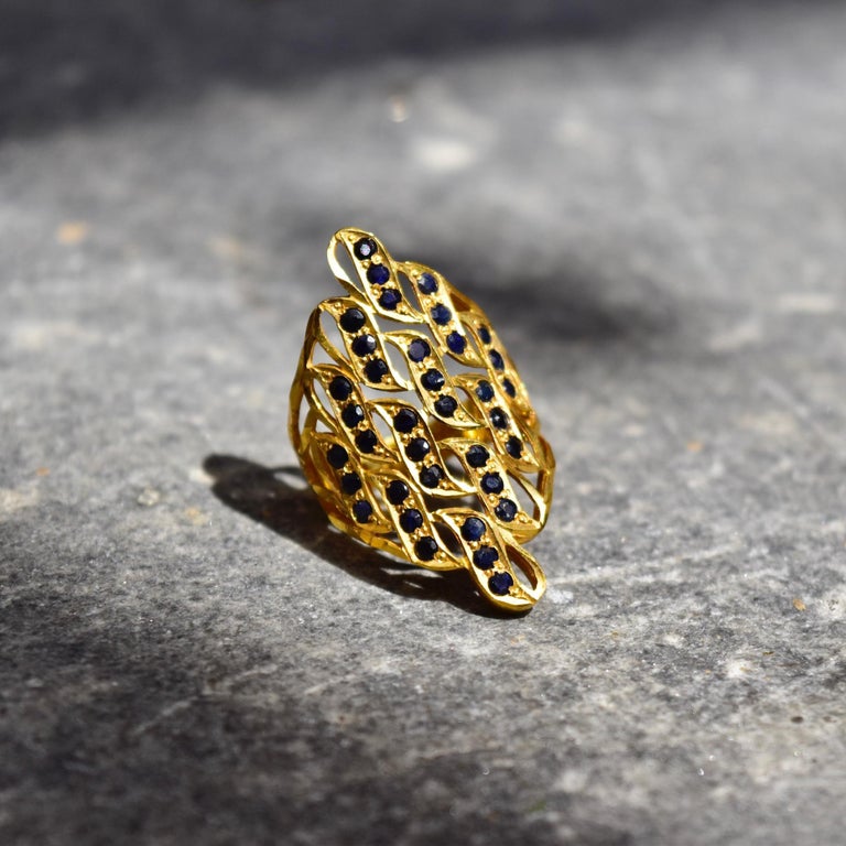 22 Karat Yellow Gold Black Sapphire Statement Ring For Sale at 1stDibs