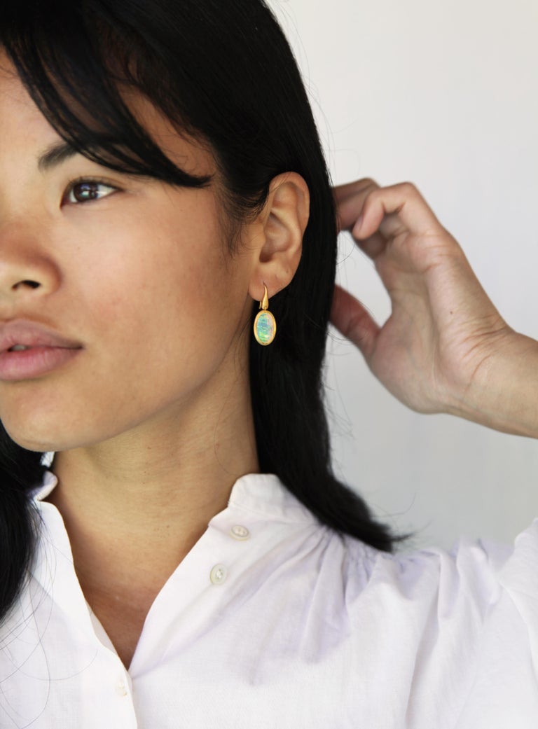 2.48ct Winton Australia Crystal Opal in 18k Matte Yellow Gold For Sale ...