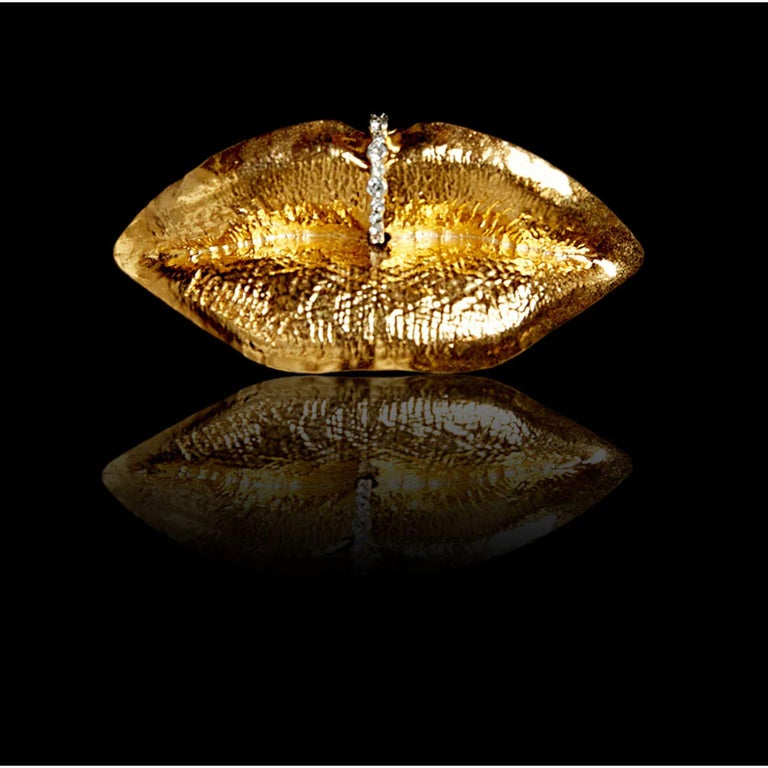 24K Yellow Gold Lips Bejeweled Cuff Braclet For Sale at 1stDibs