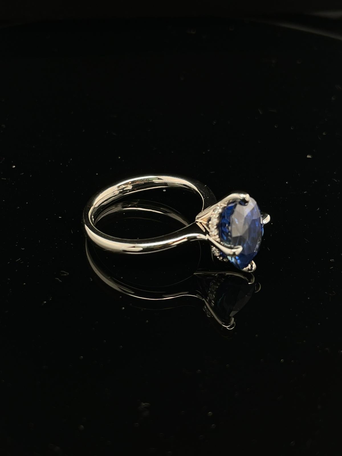 Customizable 3ct tanzanite and diamond ring in 18ct white gold For Sale ...