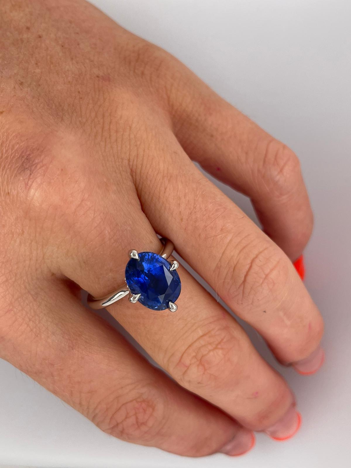 Customizable 3ct tanzanite and diamond ring in 18ct white gold For Sale ...