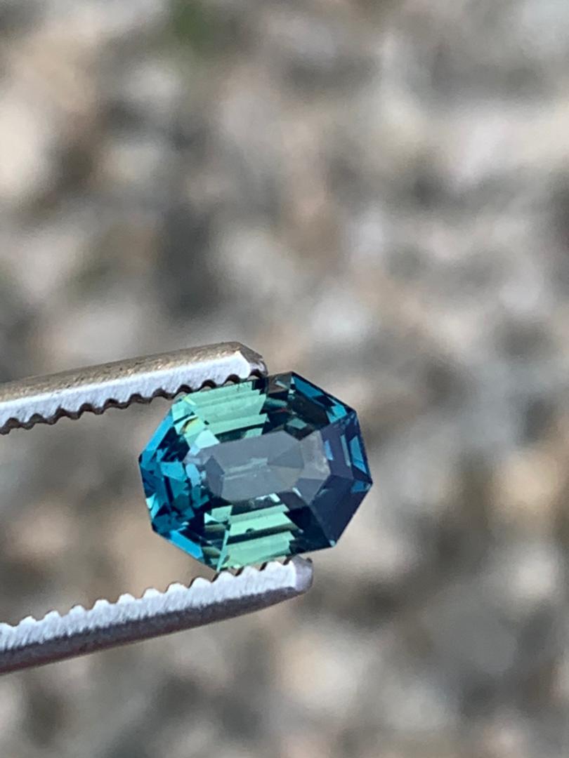 2.5ct Radiant Cut Blue Teal Sapphire Gemstone For Sale at 1stDibs