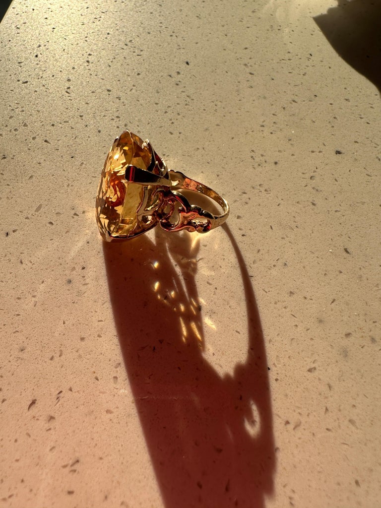 26 Carat Oval Yellow Citrine Ring, Vintage 10k Gold For Sale at 1stDibs