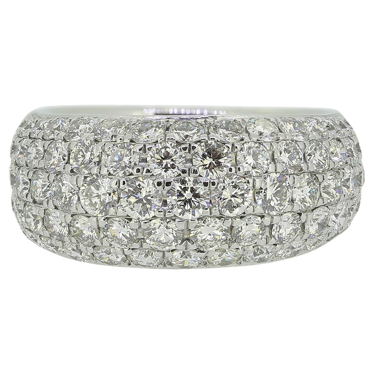 2.70 Carat Round Brilliant Cut Pavé Set Diamond Ring For Sale at 1stDibs