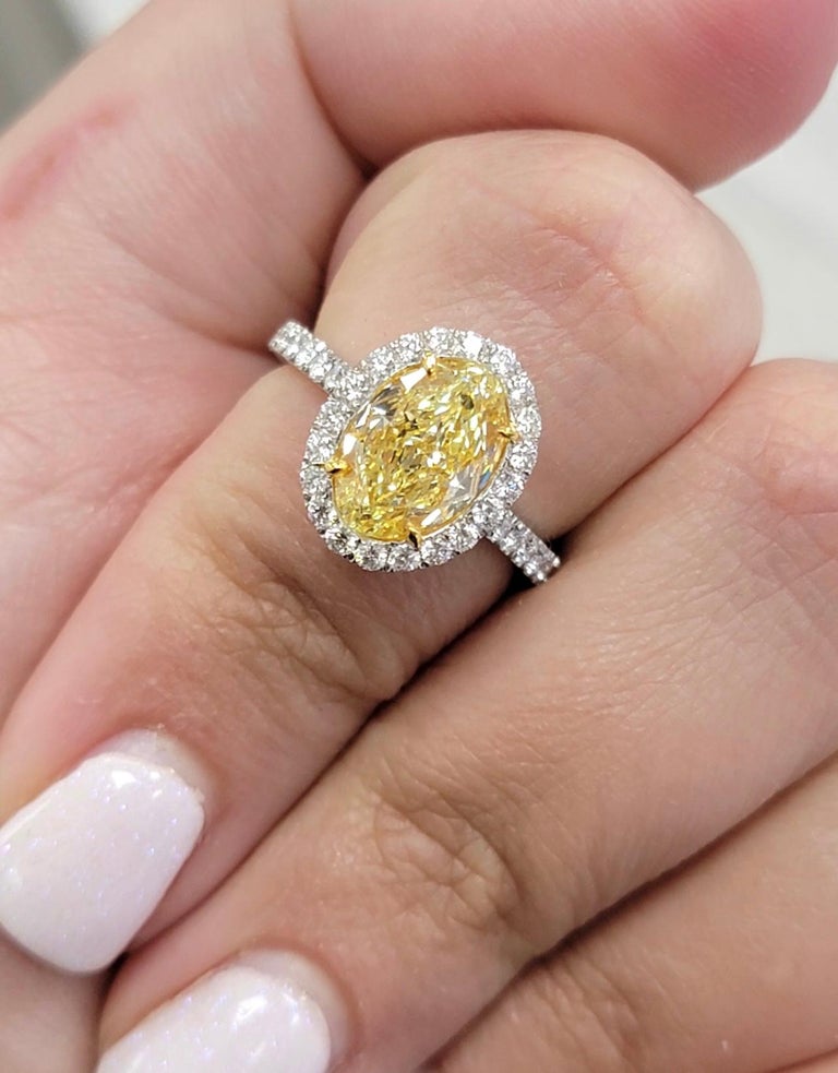 2.73ct Fancy Yellow Oval SI1 GIA Ring For Sale at 1stDibs