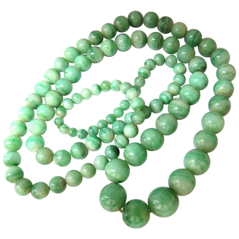290 Carat GIA Certified Natural Green Jade Bead Necklace For Sale at ...