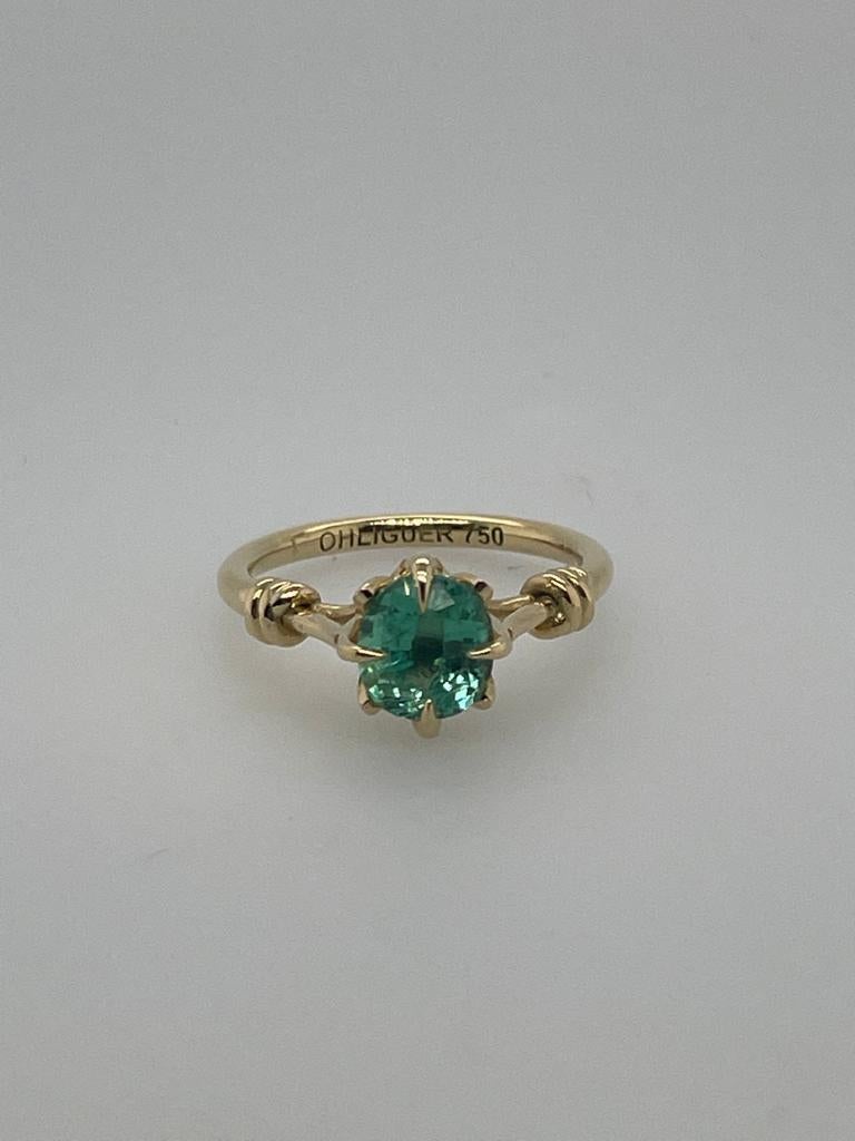Customizable Emerald Solitaire Style Ring in 18ct Gold For Sale at 1stDibs