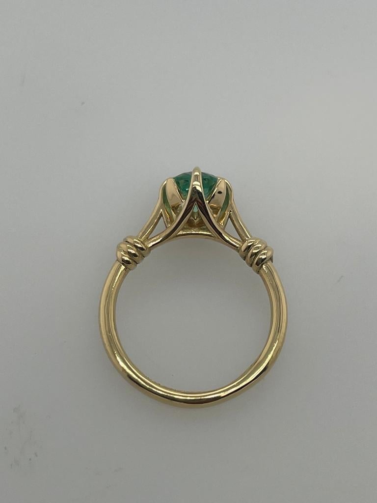 Customizable Emerald Solitaire Style Ring in 18ct Gold For Sale at 1stDibs