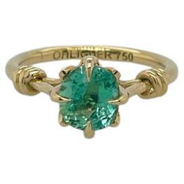 Customizable Emerald Solitaire Style Ring in 18ct Gold For Sale at 1stDibs