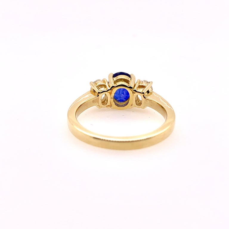 3-Stone Blue Sapphire and Diamond Ring in 18 Karat Yellow Gold For Sale at 1stDibs