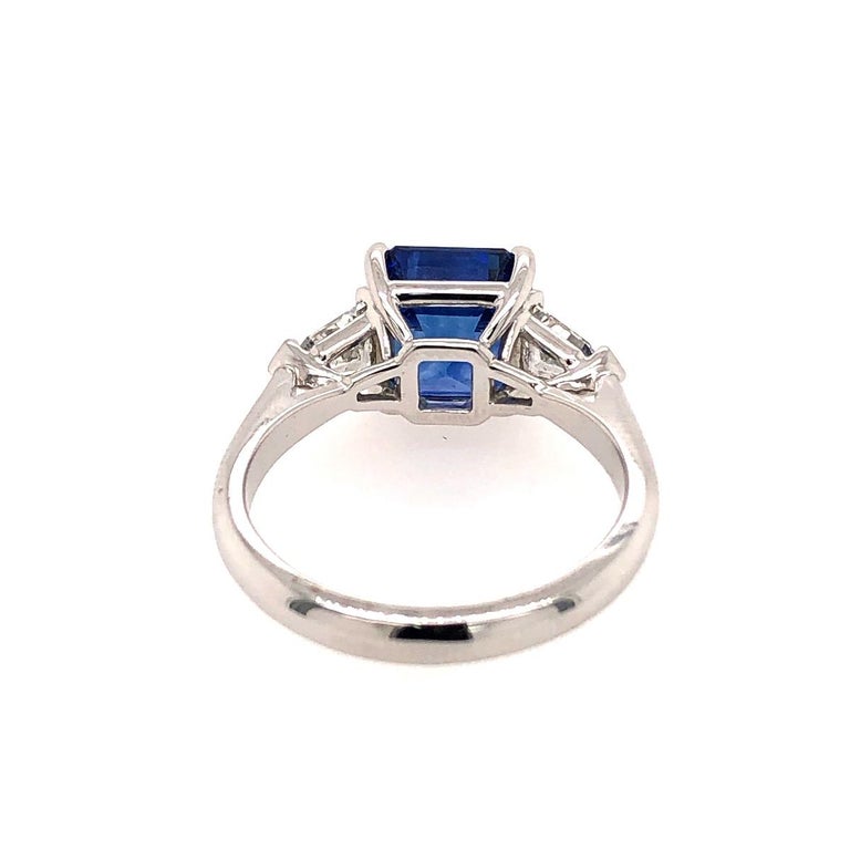 3-Stone Blue Sapphire Ring with White Bullet Diamonds For Sale at 1stDibs
