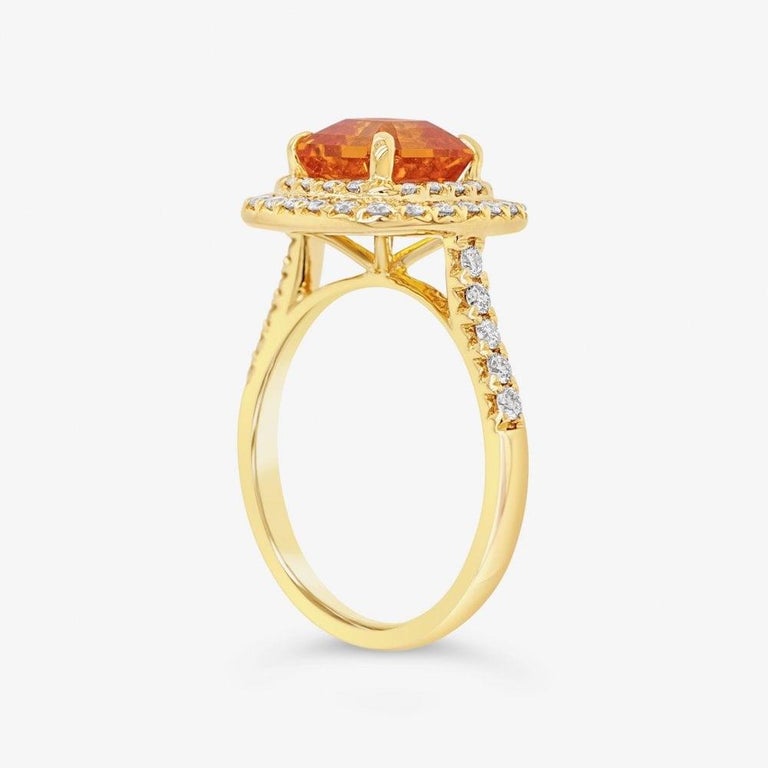 3.01ct Certified Orange Square Emerald-Cut Sapphire and 0.62ct Diamond 18ct Ring For Sale at 1stDibs