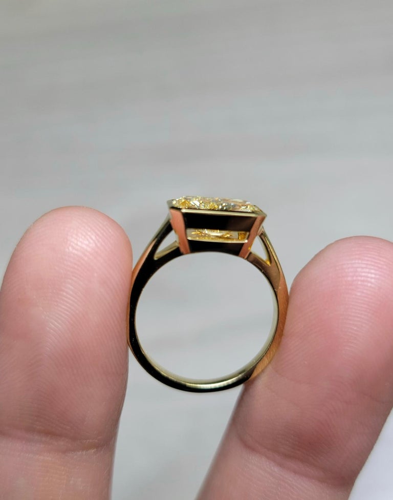 3.01ct Fancy Light Yellow Radiant VVS2 GIA East West Bezel Ring For ...