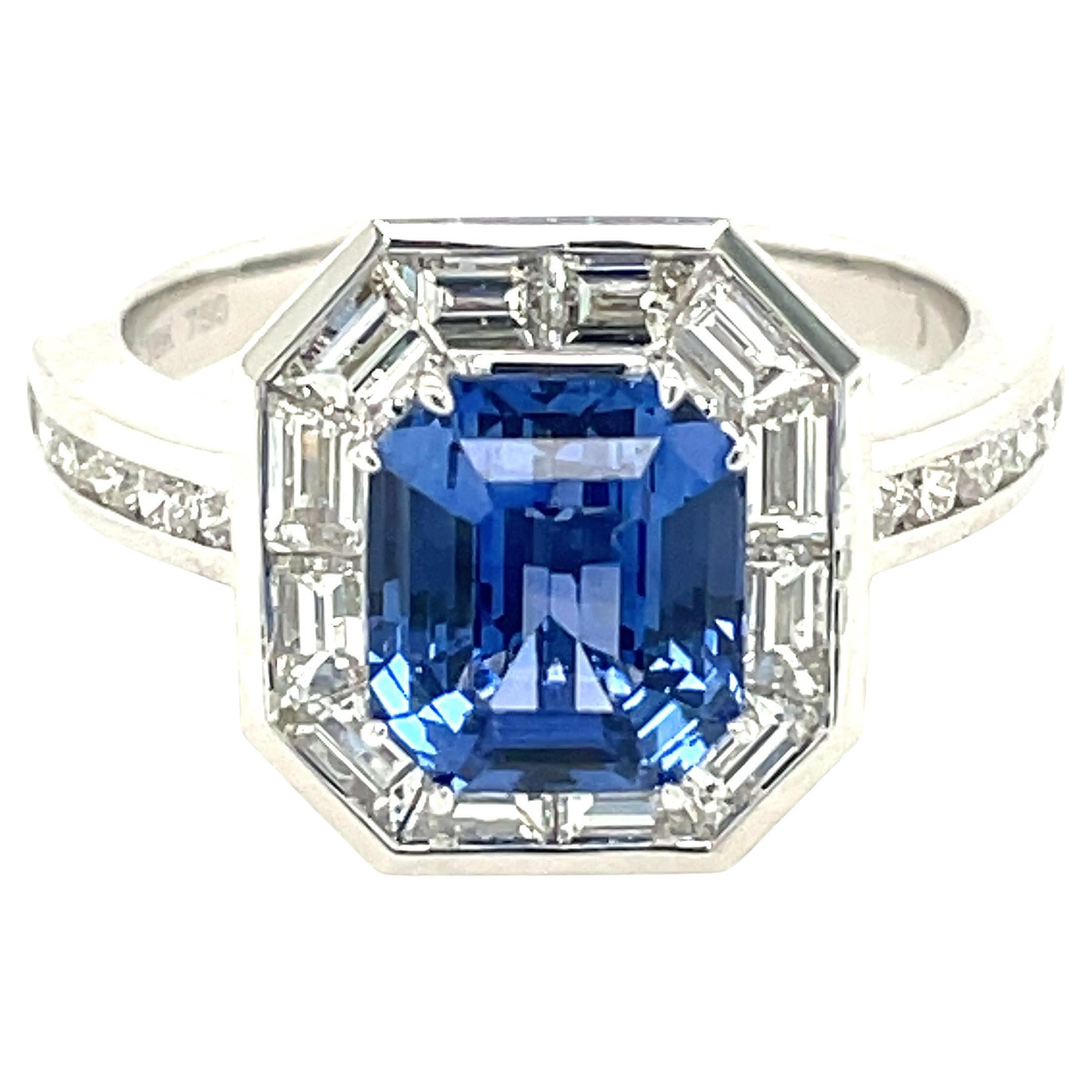 3.05 Carat Sapphire and Diamond Ring For Sale at 1stDibs