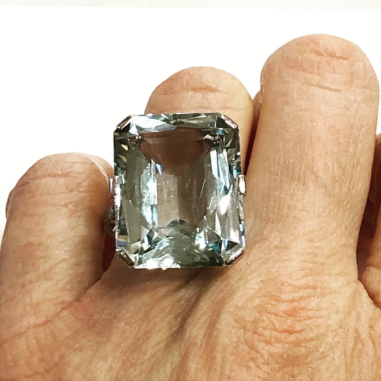 32 Carat Octagonal Cut Aquamarine Diamonds Platinum Cocktail single ...