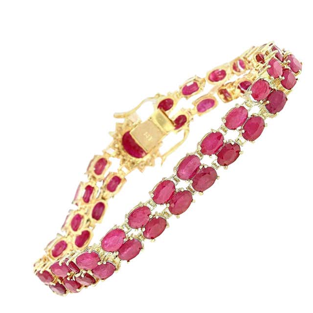 14 56 Carat Natural Ruby 18 Karat Yellow Gold Diamond Bracelet For Sale