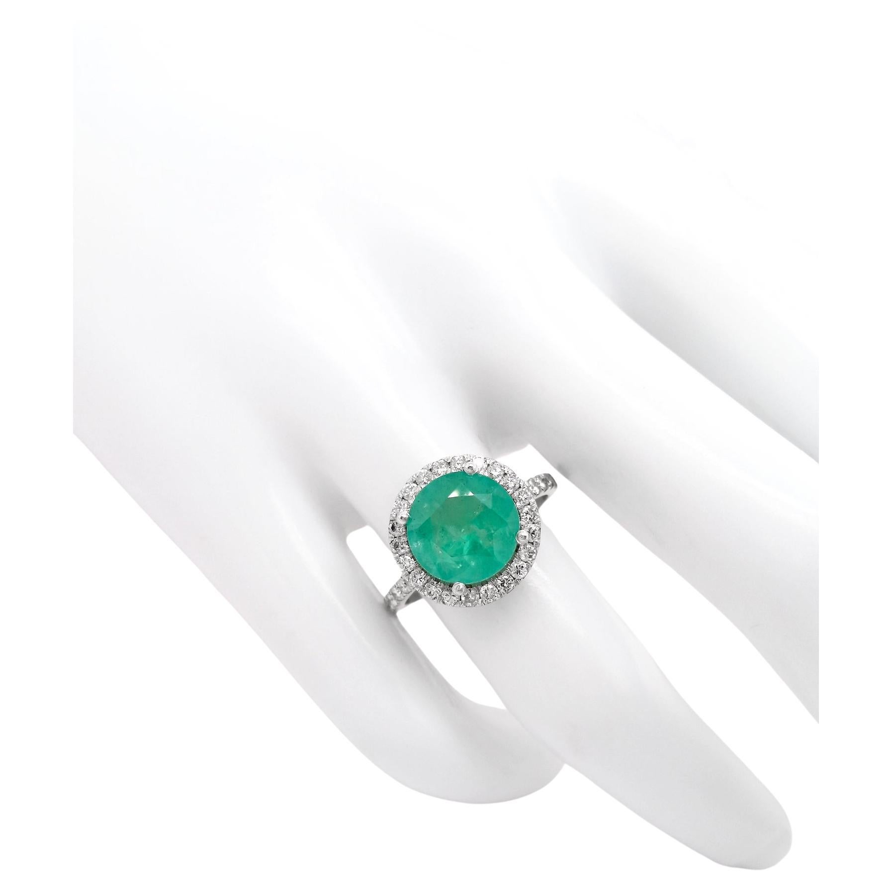 Luxury Diamond Ring, Emerald Diamond Ring for Women, Natural Green Emrald Ring For Sale at 1stDibs