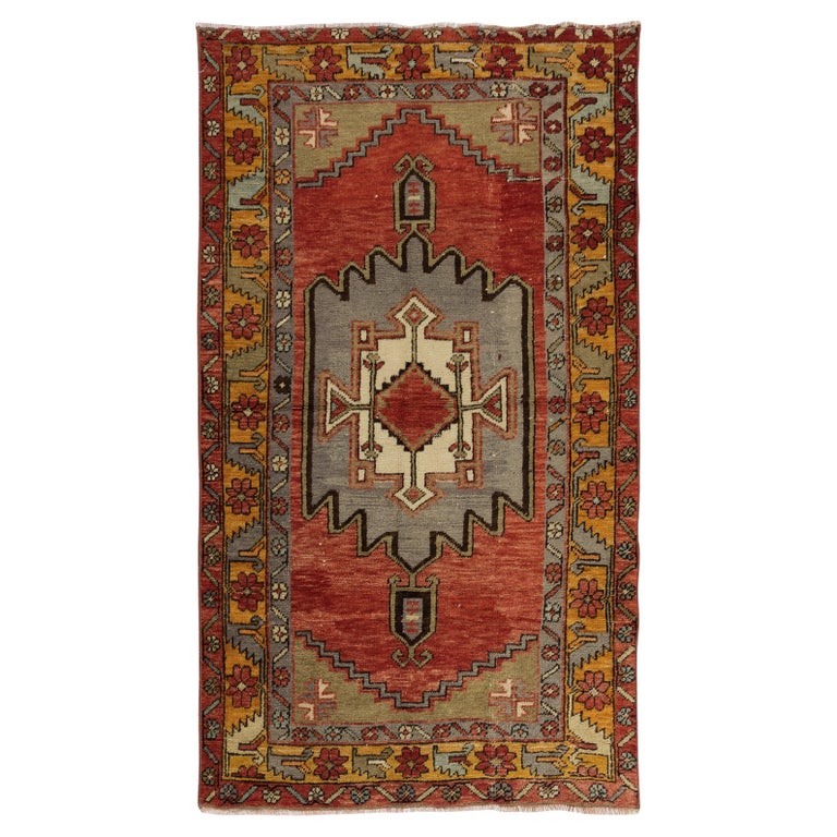 Vintage Handmade Turkish Accent Rug with Geometric Medallion Design For ...