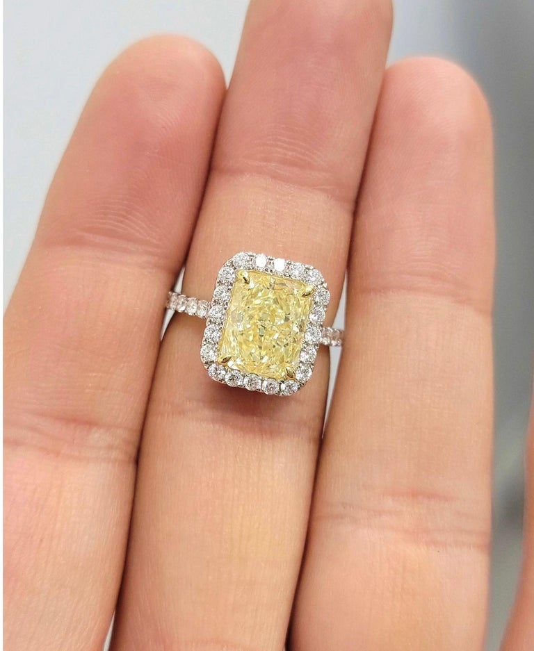 3.47ct Light Yellow Long Radiant VS GIA Halo Ring For Sale at 1stDibs