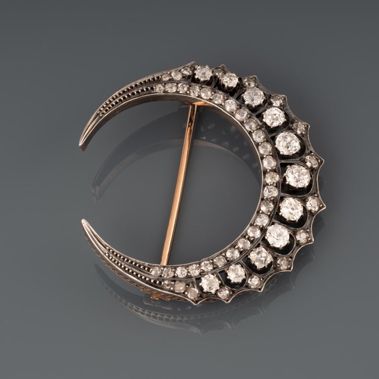 3.50 Carats Diamonds Antique Crescent For Sale at 1stDibs