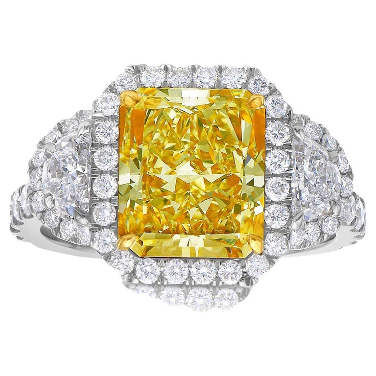 3.57ct Light Yellow Long Radiant VS1 GIA Ring For Sale at 1stDibs