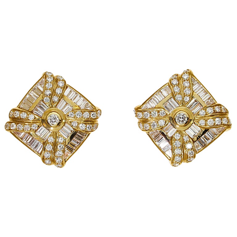 Chatila 3.74 Carat Diamond and Yellow Gold Earrings For Sale at 1stDibs