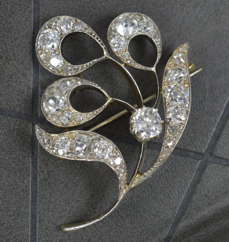 3.75 Carat Old Cut Diamond and 15 Carat Gold Flower Statement Brooch For Sale at 1stDibs