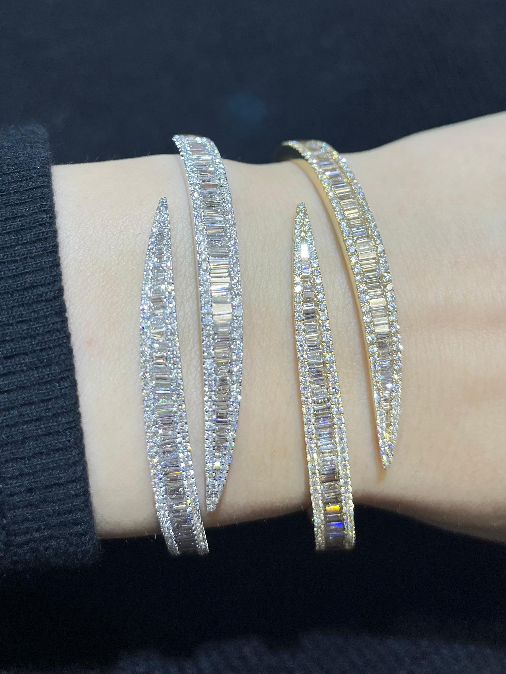 3.84 Carat Round and Baguette Diamond Bangle 18K Yellow Gold For Sale ...