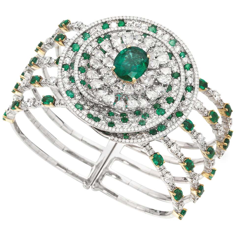 3 86 Carat Oval Emerald Diamond 18 Karat White Yellow Gold Cuff Bangle