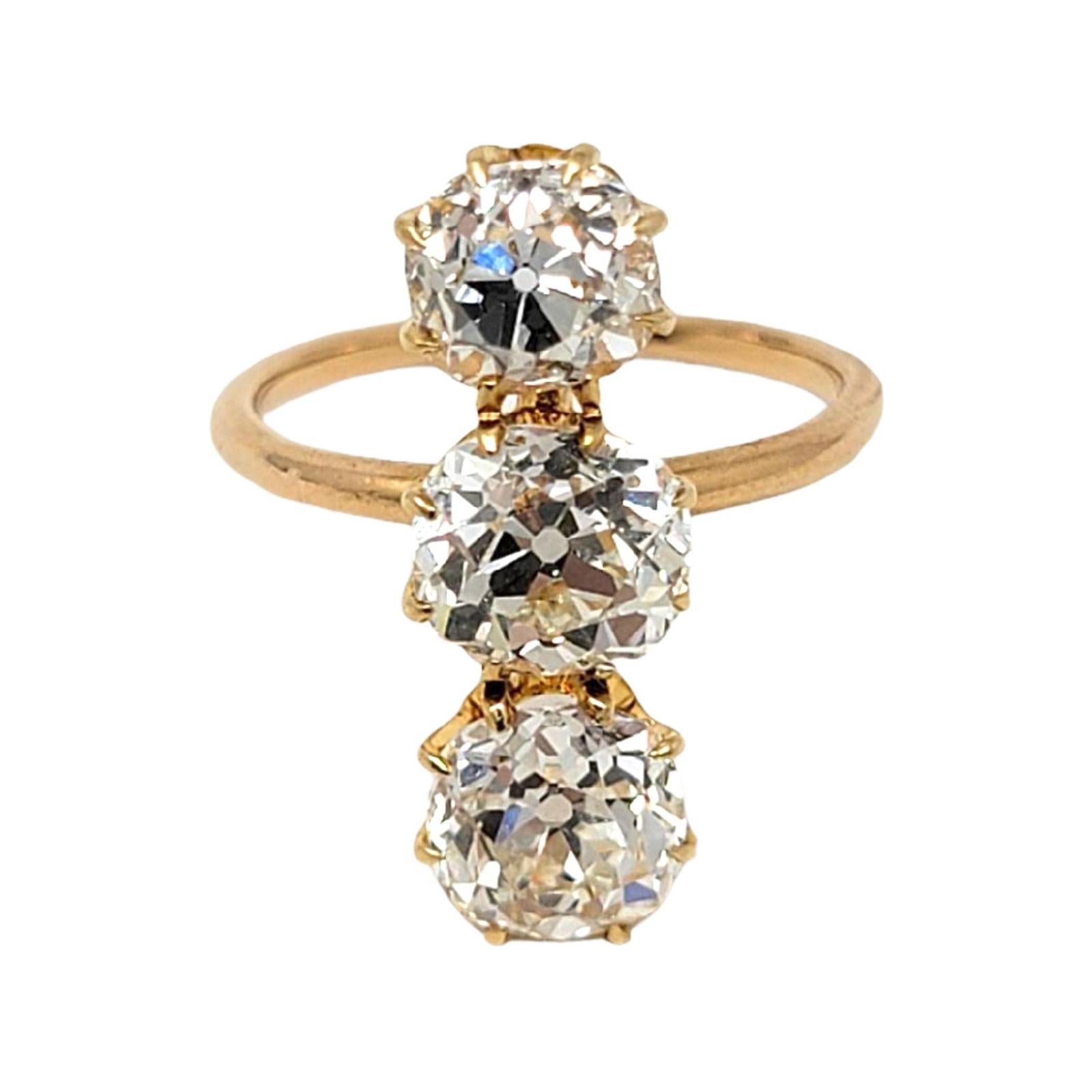 Edwardian 1.35 Carat Diamond Vertical Three-Stone Ring, circa 1910s For ...