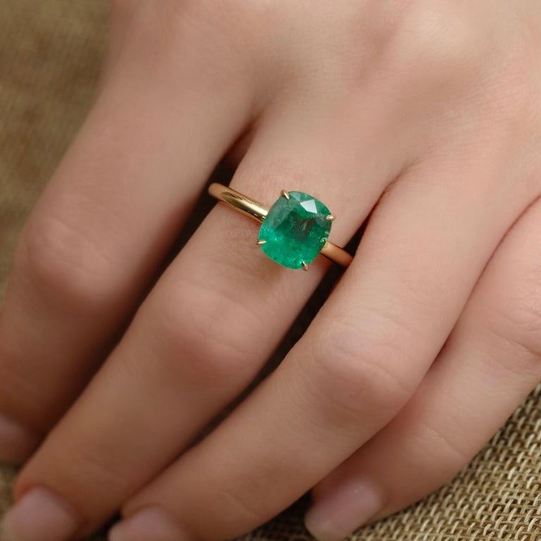 4 Carat Intense Green Natural Emerald 18 Karat Yellow Yellow Gold Ring ...
