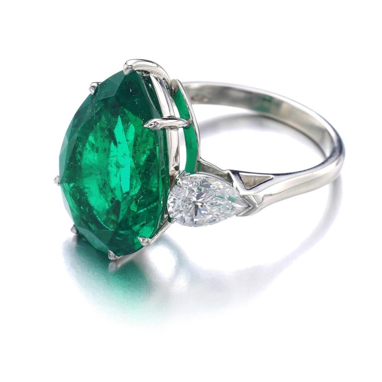 Customizable 4 Carat Pear Cut Natural Emerald Engagement Ring 18K Gold For Sale at 1stDibs