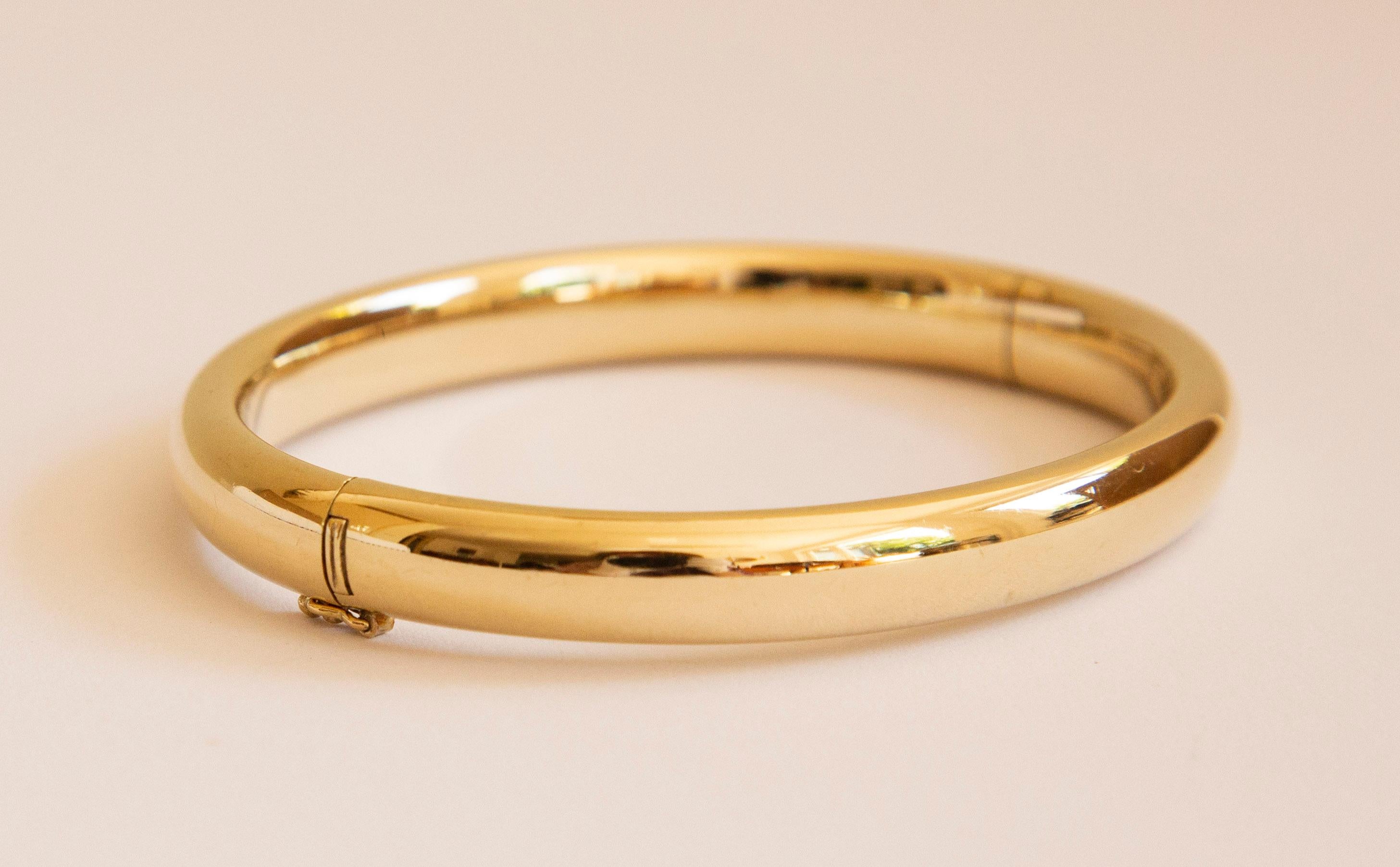 14 Karat Yellow Gold Hinged Bangle Rigid Bracelet with Box and Safety Clasp For Sale at 1stDibs ...