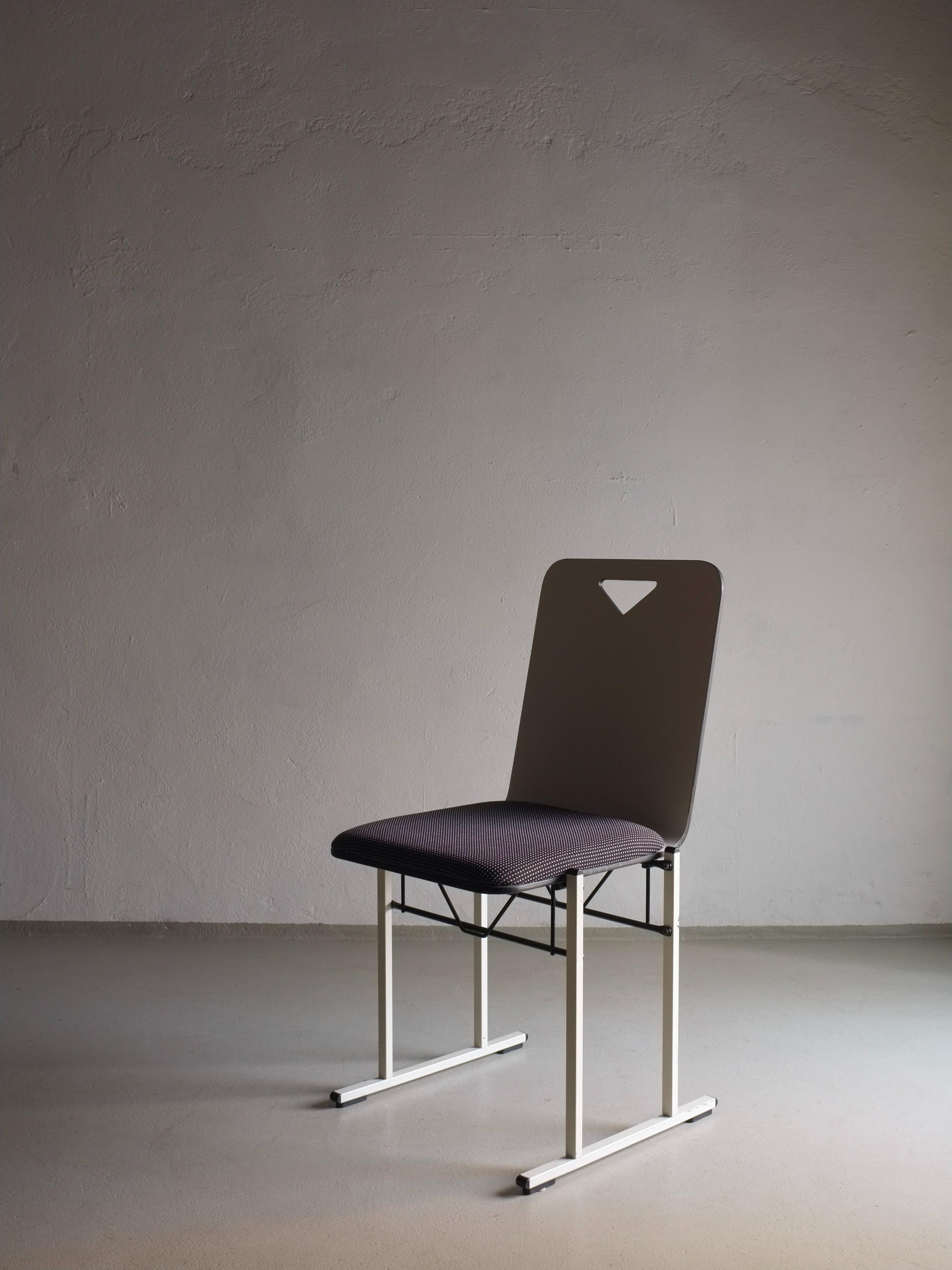 4 White Metal Chairs By Yrjö Kukkapuro For Avarte, Finland 1980s For ...