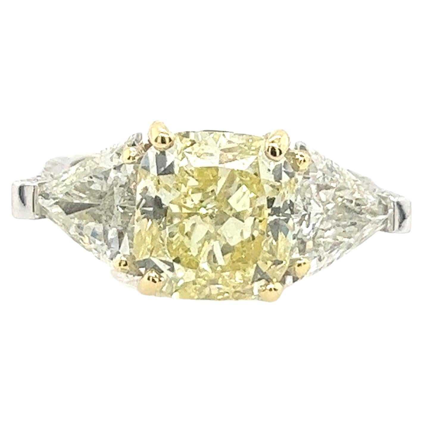 4.01ct Fancy Light Yellow Cushion Cut Set With Matching Triangle ...
