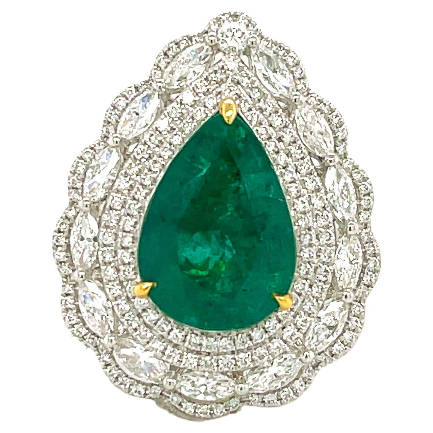 Very Fine Emerald and Diamond Ring 18 Karat For Sale at 1stDibs