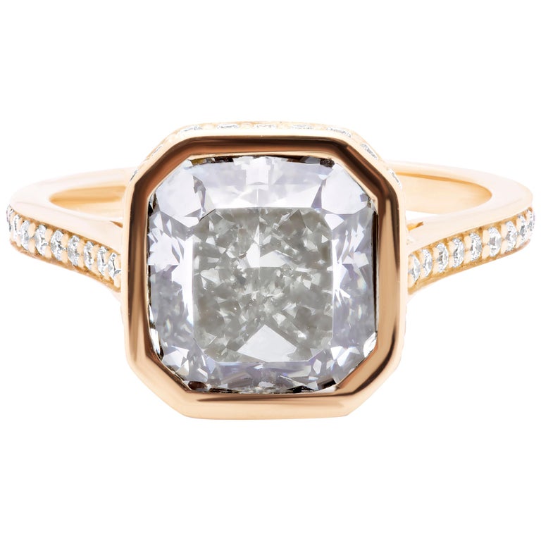 4.55 Carat Very Light Gray Radiant Cut Diamond 18K Yellow Gold ...