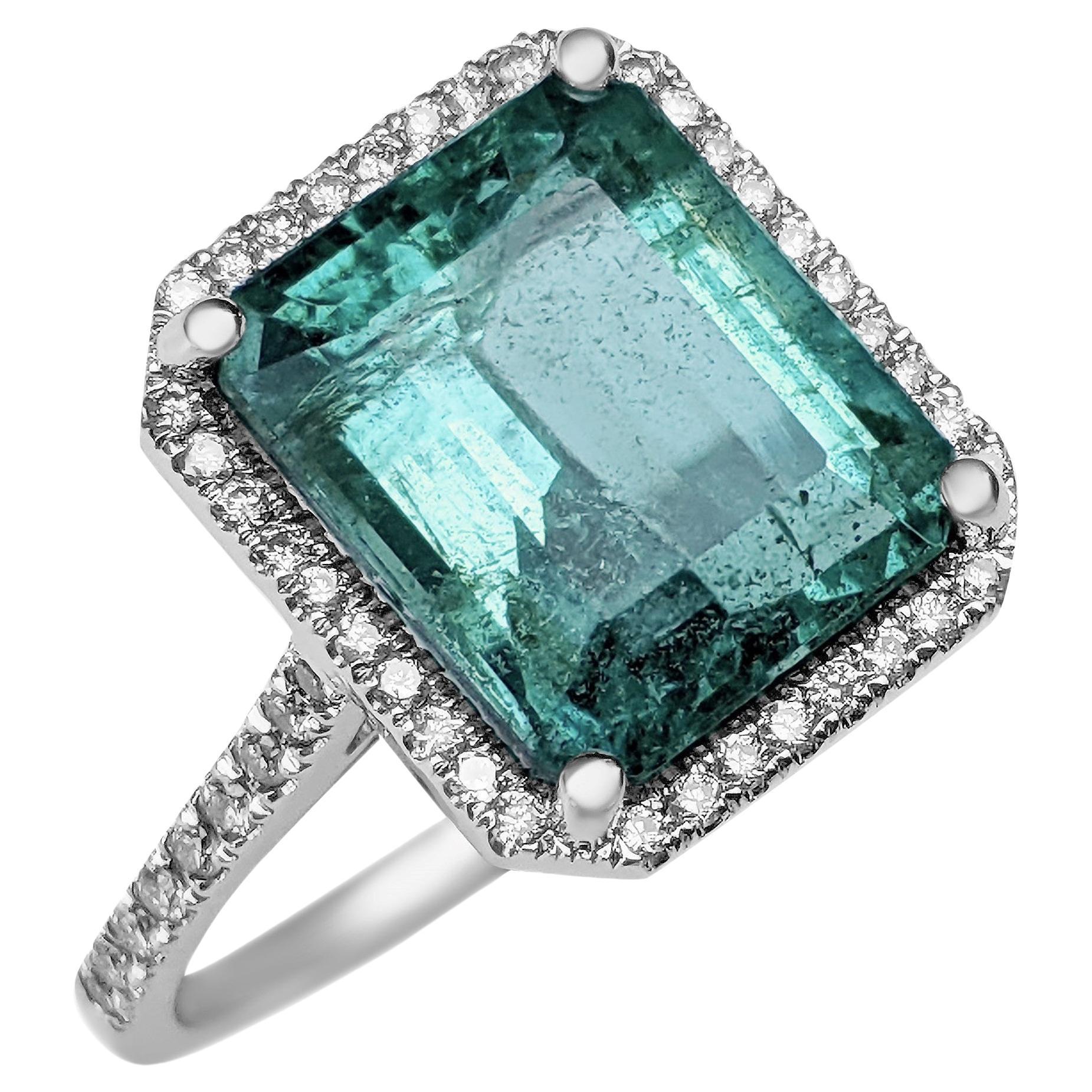 8.61 Carat Natural Emerald And 0.20 Ct Diamonds - 18 kt. White gold ...