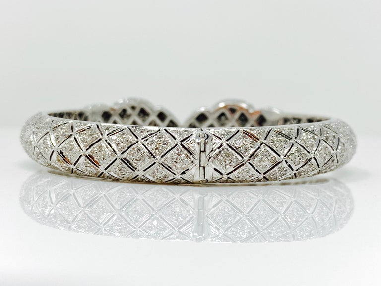 4.86 Carat White Round Brilliant Diamond Bangle in 18 Karat White Gold ...