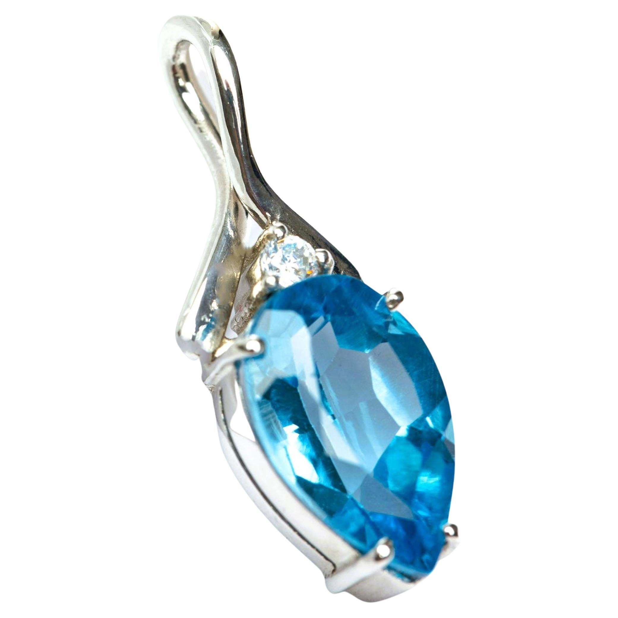 4ct Pear Shaped Topaz Heart Pendant For Sale at 1stDibs