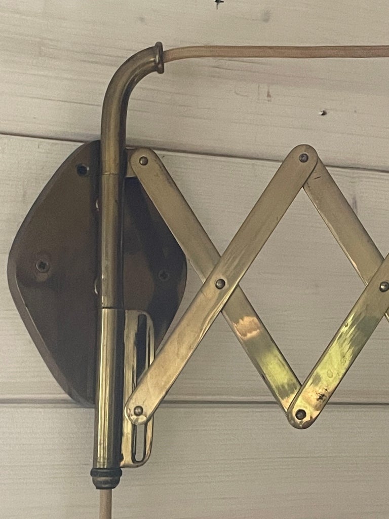 50s Brass Wall Lamp with Extensible Pantograph For Sale at 1stDibs