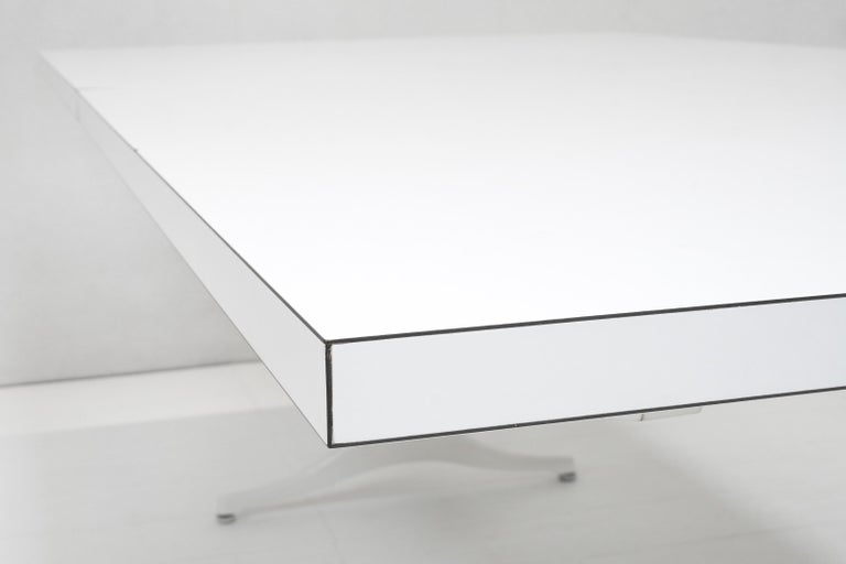 5559 Extendable Pedestal Dining Table by George Nelson for Herman Miller at 1stDibs