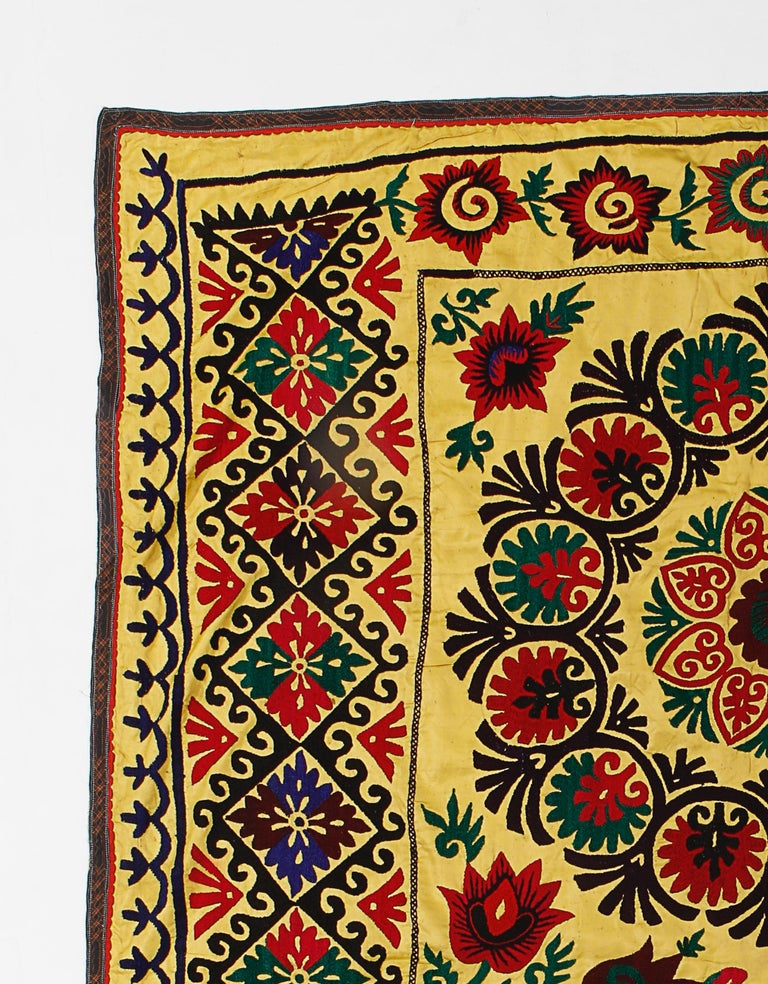 5.5x7.6 Ft Uzbek Suzani Textile Bedspread, Silk Hand Embroidery Wall ...