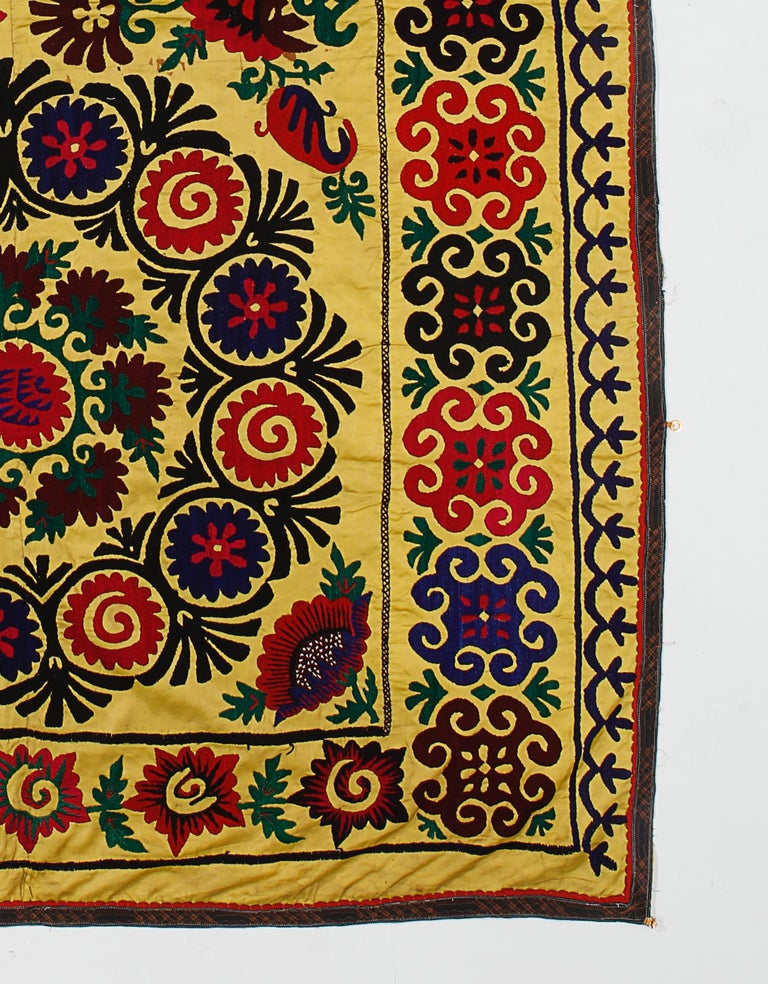 5.5x7.6 Ft Uzbek Suzani Textile Bedspread, Silk Hand Embroidery Wall ...