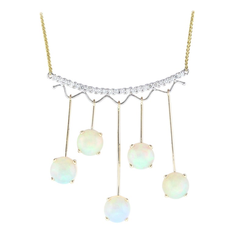 Pendentif en opale et diamant blanc de 5,97 carats En vente sur 1stDibs