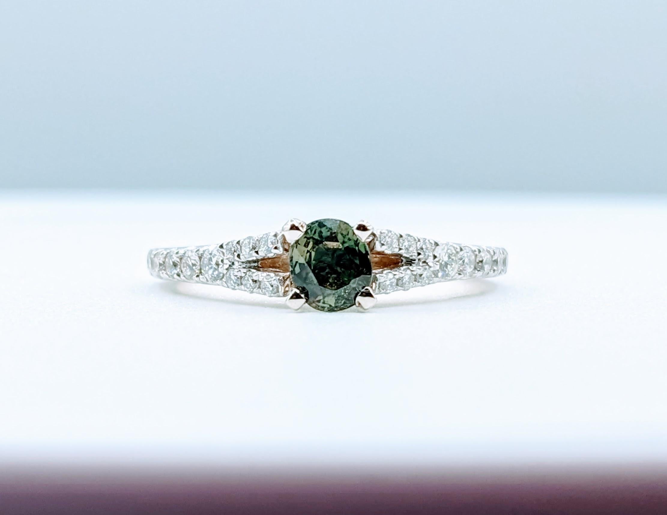 .59ct Alexandrite and Diamond Platinum/Yellow Gold Ring For Sale at 1stDibs