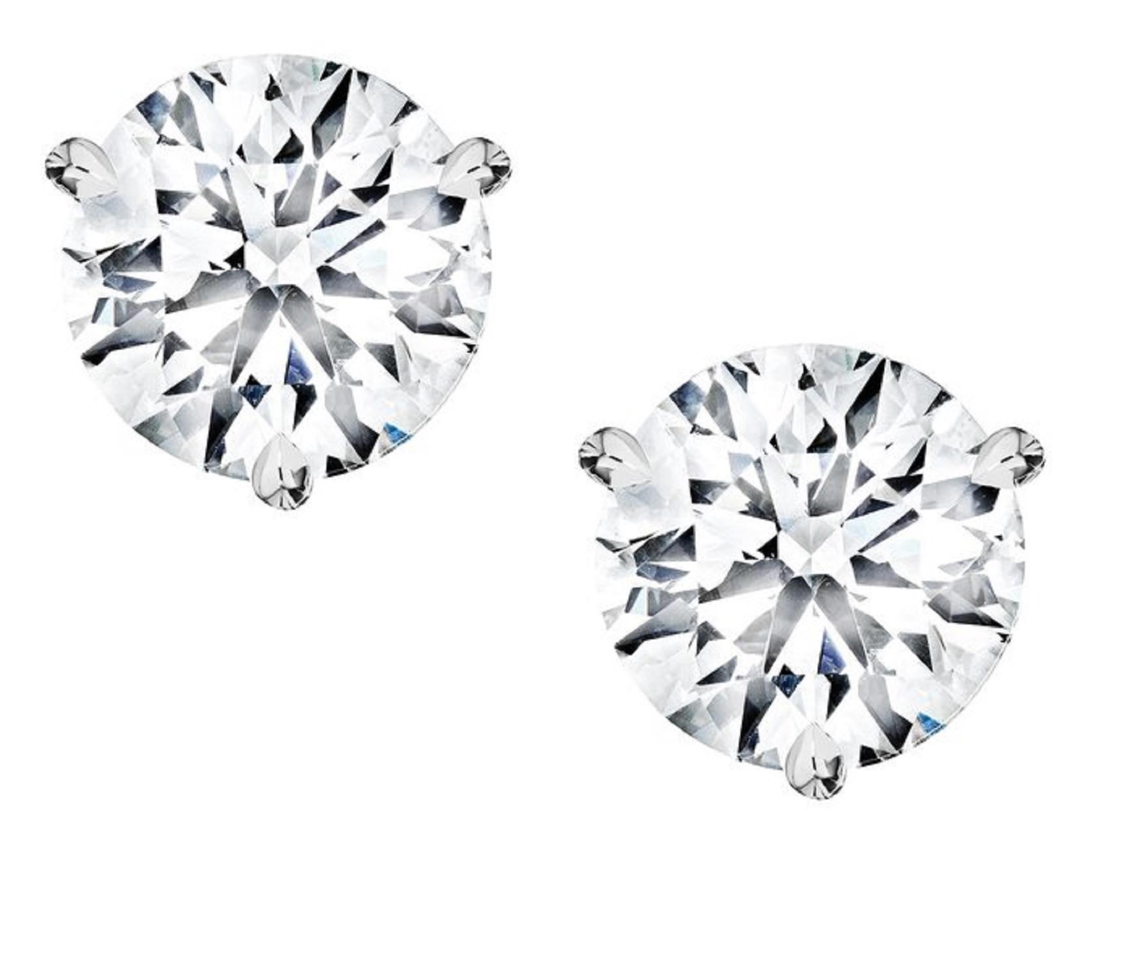 6 Carat Matched Pair of Round Cut Diamonds set in 18 Carat Yellow Gold ...