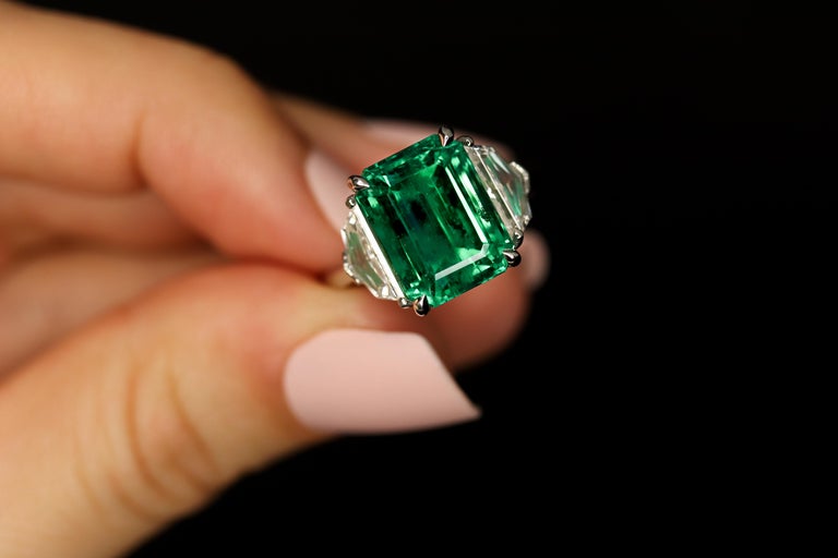 GIA Certified 6.16 Carat Green Emerald with 2 Half Moon Diamonds at 1stDibs