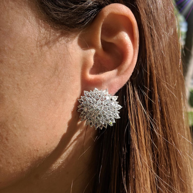 64 Facets 11.77 Eclat Diamond Spiked Stud Earrings in 18 Karat White Gold For Sale at 1stdibs