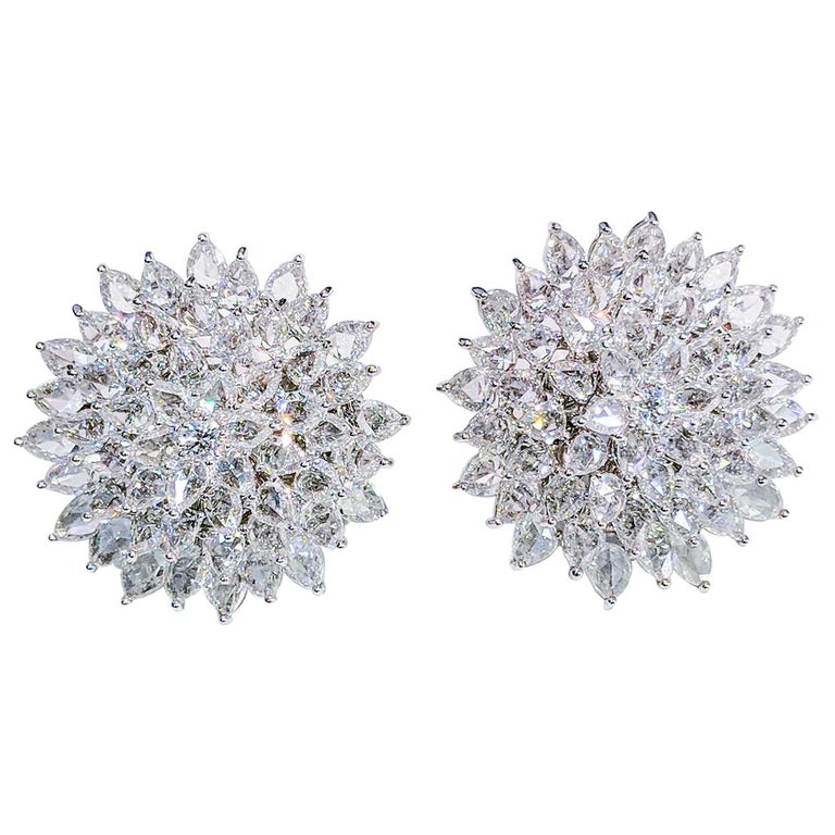 64 Facets 11.77 Eclat Diamond Spiked Stud Earrings in 18 Karat White Gold For Sale at 1stDibs